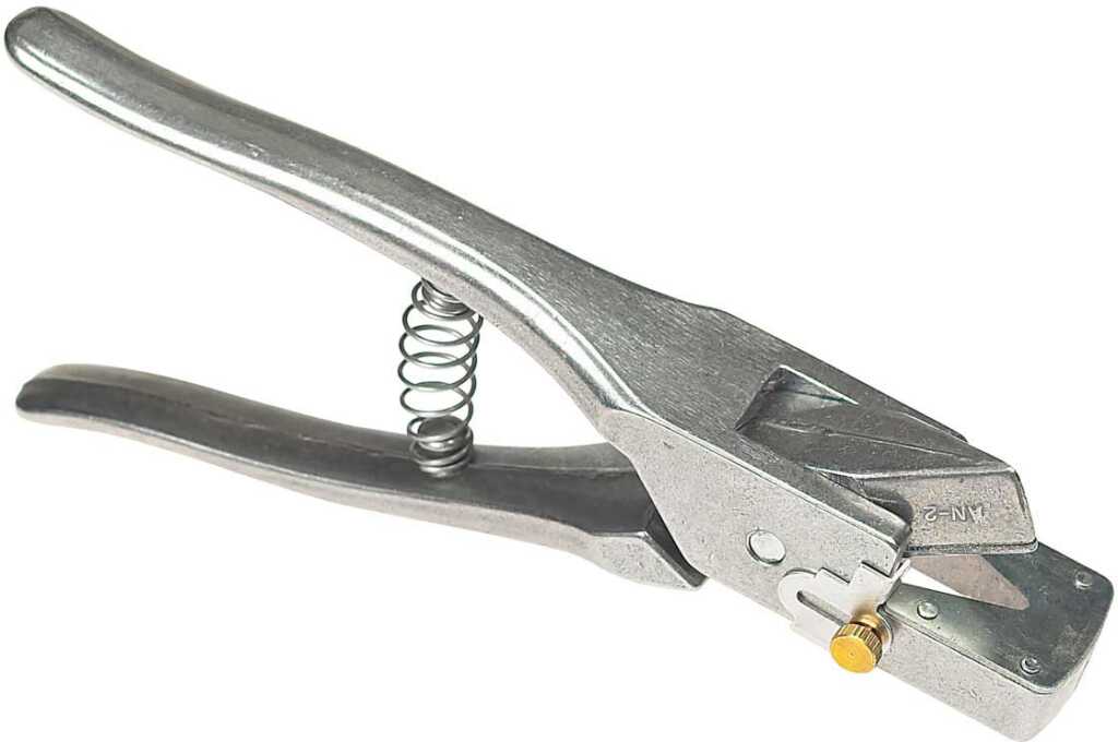 20 Simple farm tools for Livestock production and uses