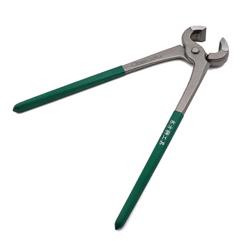 12 Restraining tools used in animals production and their uses