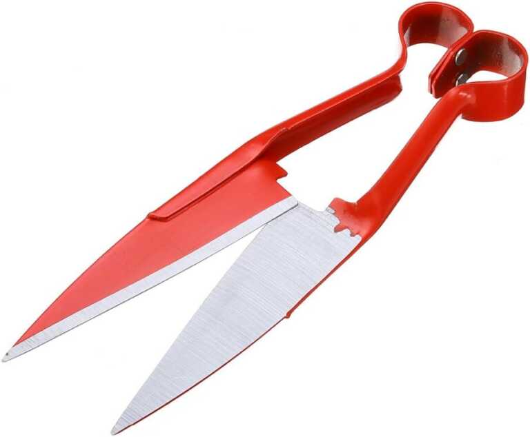 12 Restraining tools used in animals production and their uses